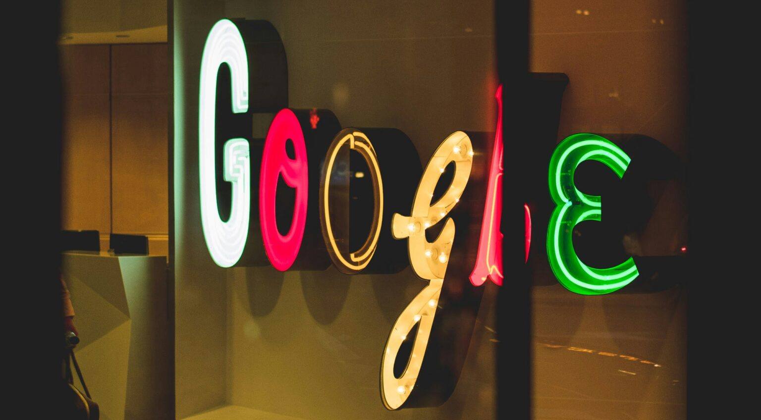 Treffen Sie uns auf den Google Cloud Summits 2024 - compeople